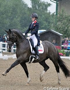 Euro News - Charlotte Dujardin Breaks 90% Barrier in 2012 CDI Hartpury ...