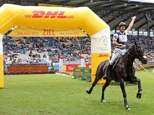Australian Christopher Burton Wins the DHL Prize - HorsesDaily